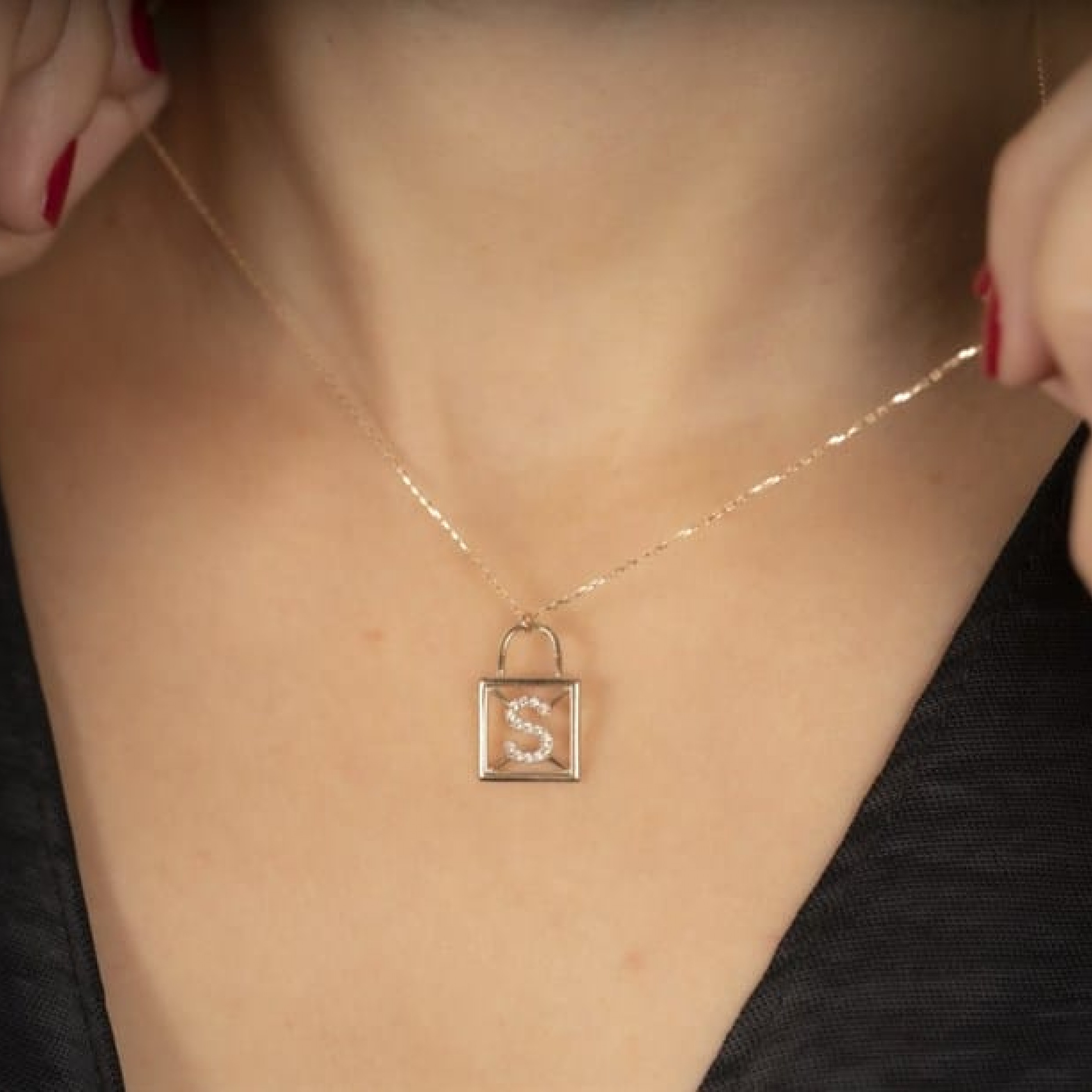 Taşlı Kafes Harf Kolye